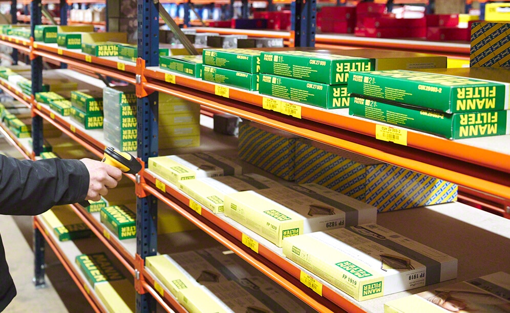 A spare parts warehouse in France - Mecalux.co.uk