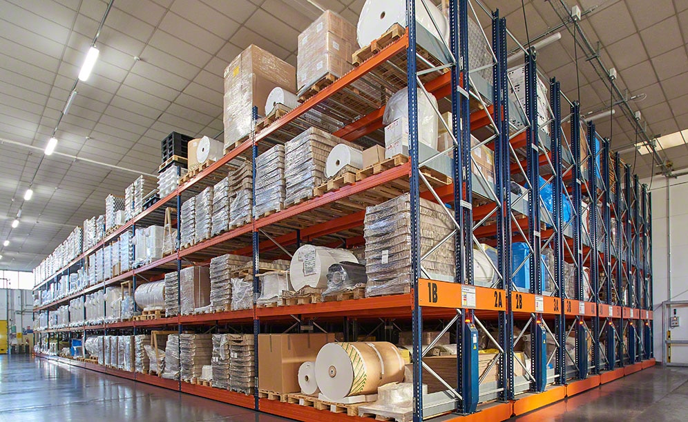 Besafilm: Movirack mobile racking in Italy - Mecalux.co.uk