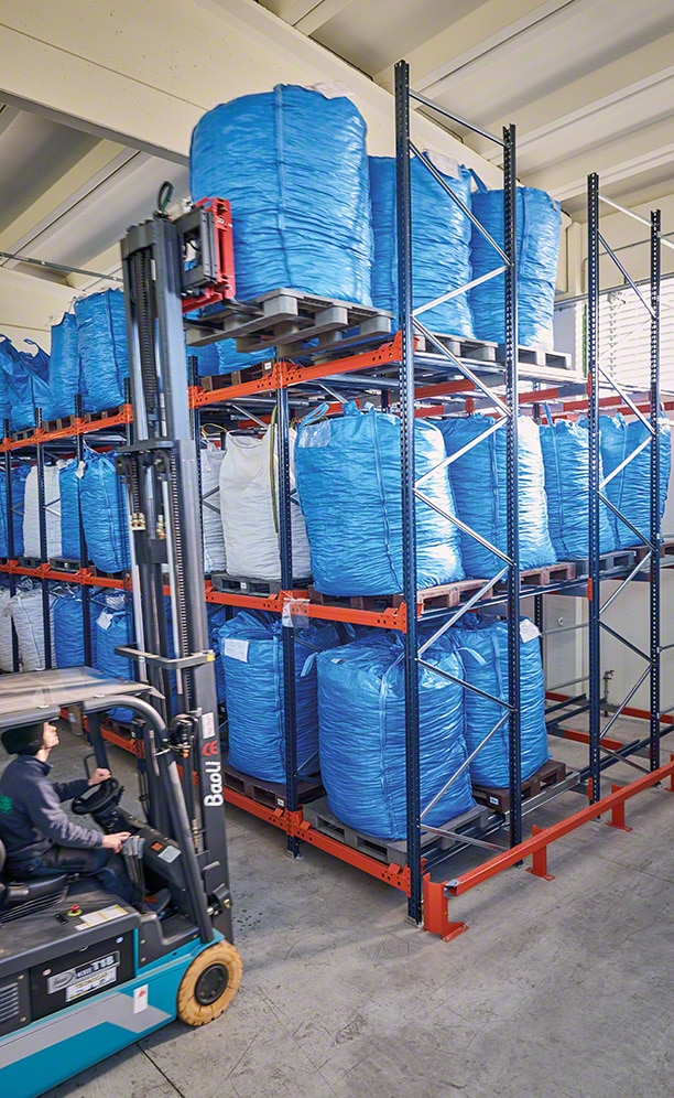 A cork manufacturer’s warehouse - Mecalux.co.uk