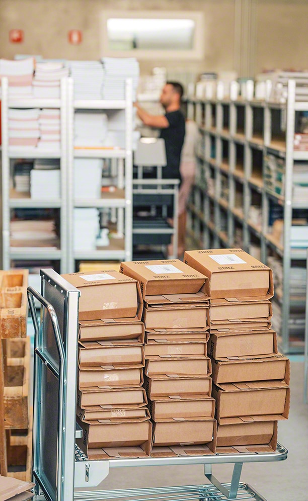 Rent a Book’s intelligent warehouse in Belgium - Mecalux.co.uk