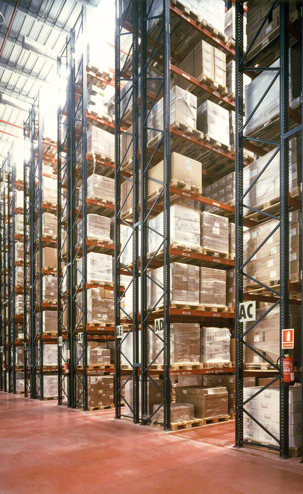 Case study warehouse automation of Disalfarm in Barcelona - Mecalux.co.uk