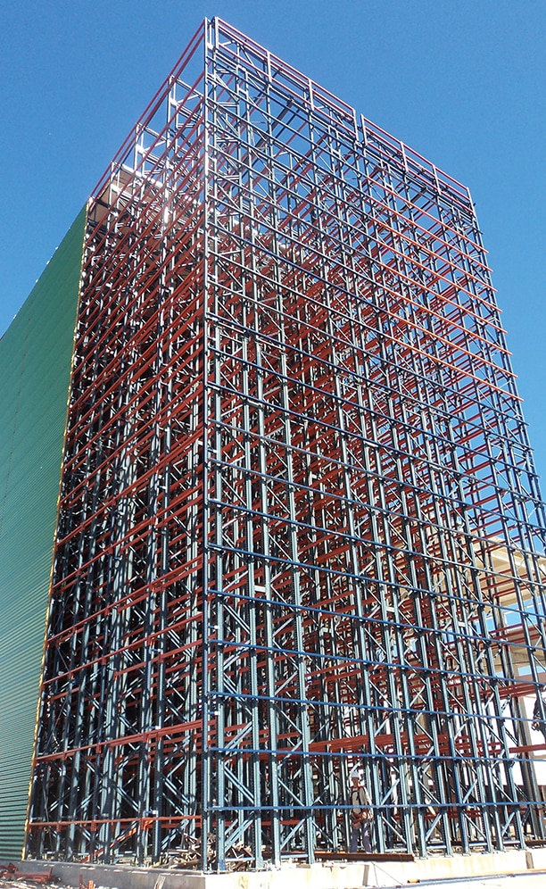 Automated clad-rack warehouse of Mega Pharma in Uruguay – Mecalux.co.uk