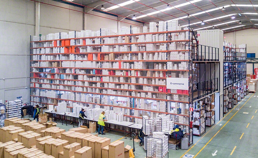 Case study of racks with walkways at Eralogistics – Mecalux.co.uk