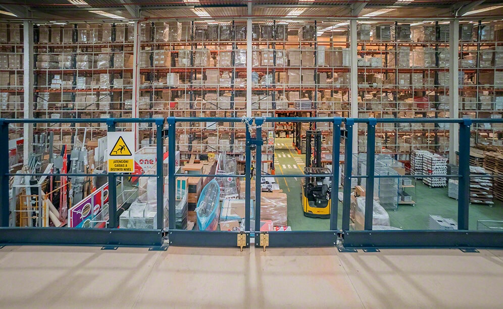 Case study of racks with walkways at Eralogistics – Mecalux.co.uk