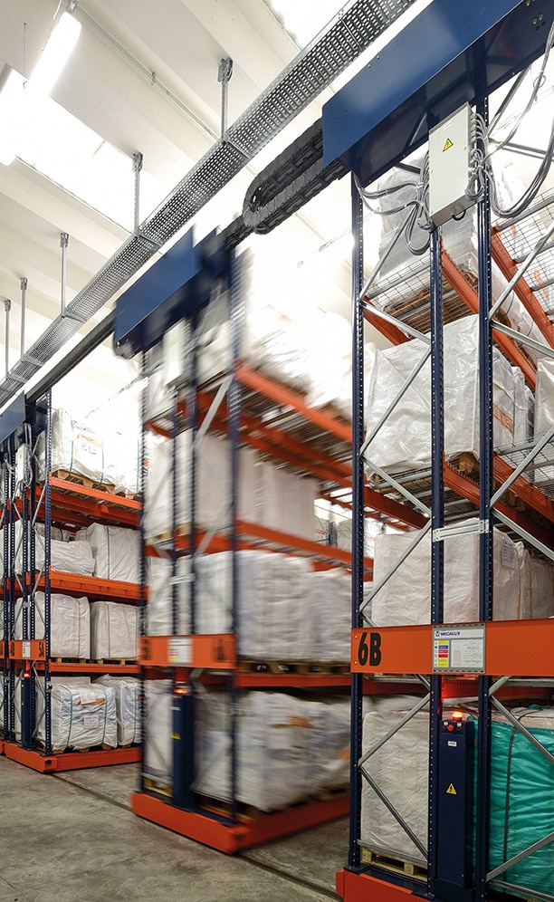 Example mobile pallet racking movirack for Saccheria Franceschetti in ...