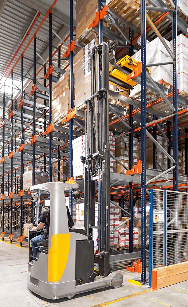 Case study of the Pallet Shuttle system in vente-privee – Mecalux.co.uk