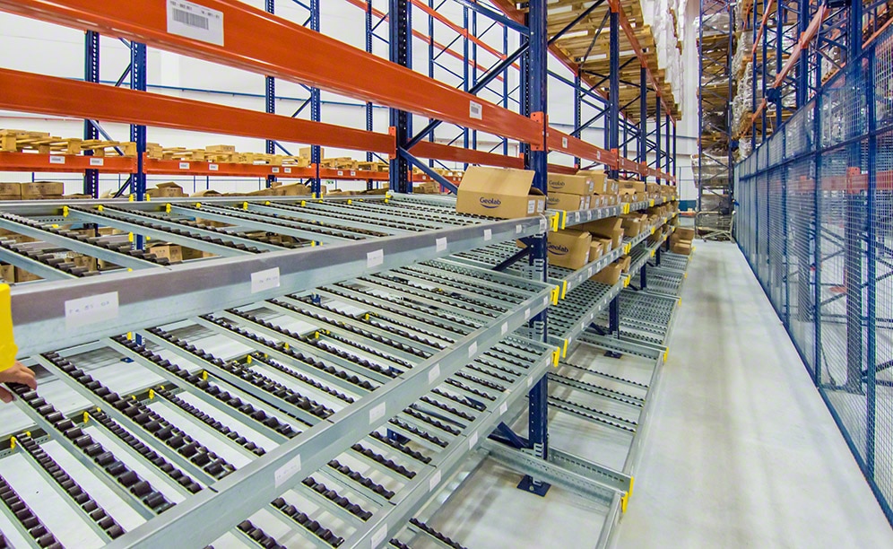 The large medication warehouse of Geolab - Mecalux.co.uk