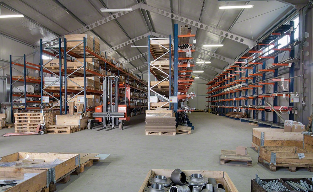 The metal profile warehouse of MetalERG - Mecalux.co.uk