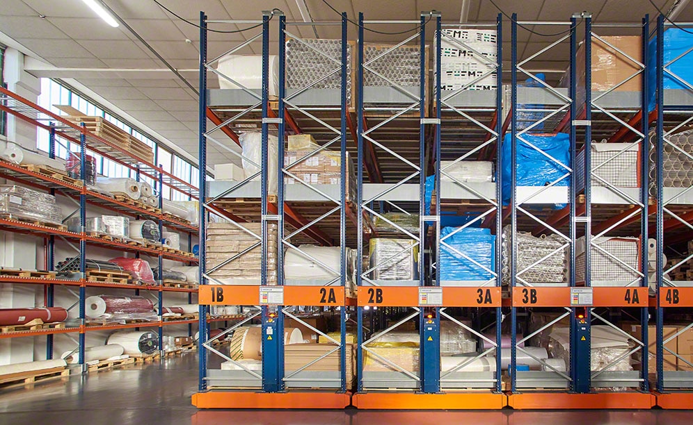Besafilm: Movirack mobile racking in Italy - Mecalux.co.uk
