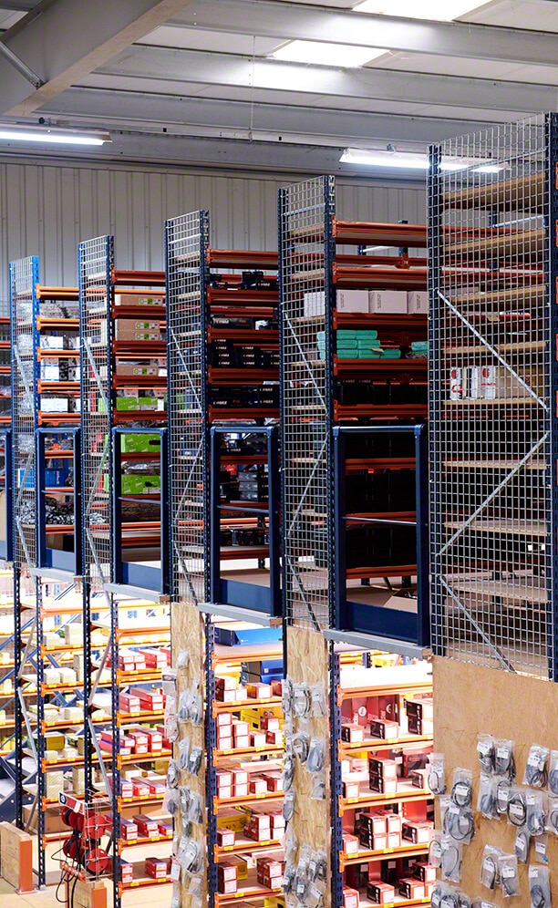 A spare parts warehouse in France - Mecalux.co.uk