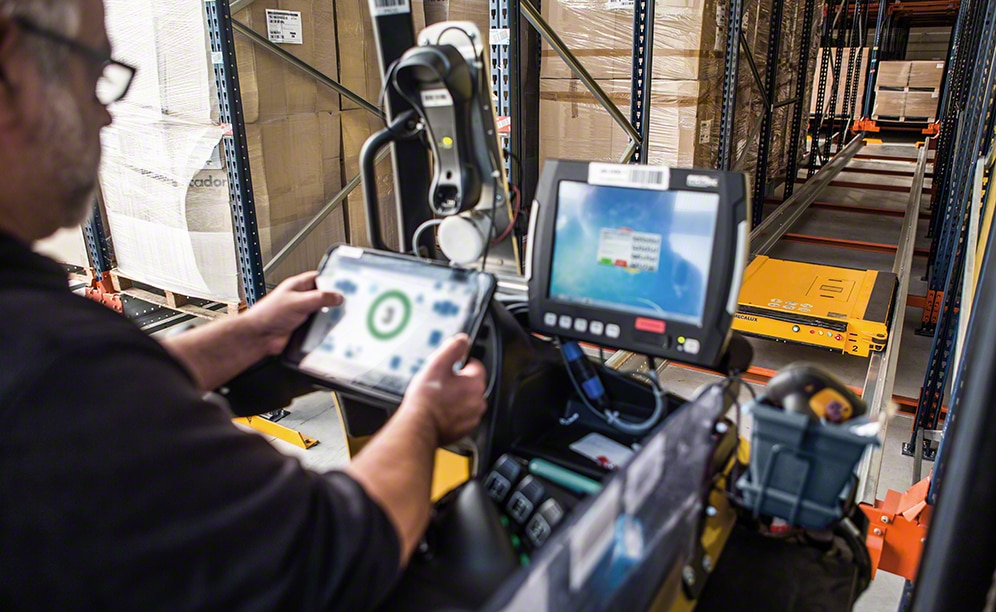 Warehouse for ANVI Plasturgie's plastics - Mecalux.co.uk