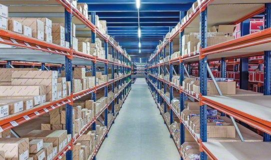 Gioseppo's modern shoe warehouse - Mecalux.co.uk