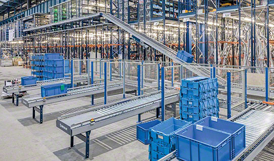 Miniload - Automated miniload warehouse for boxes - Mecalux.co.uk