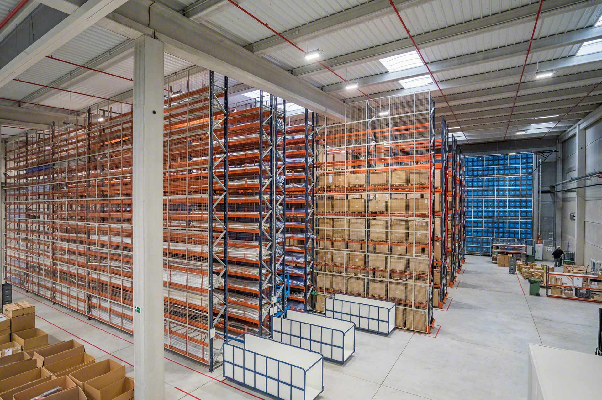 Warehouse storage systems - Mecalux.co.uk