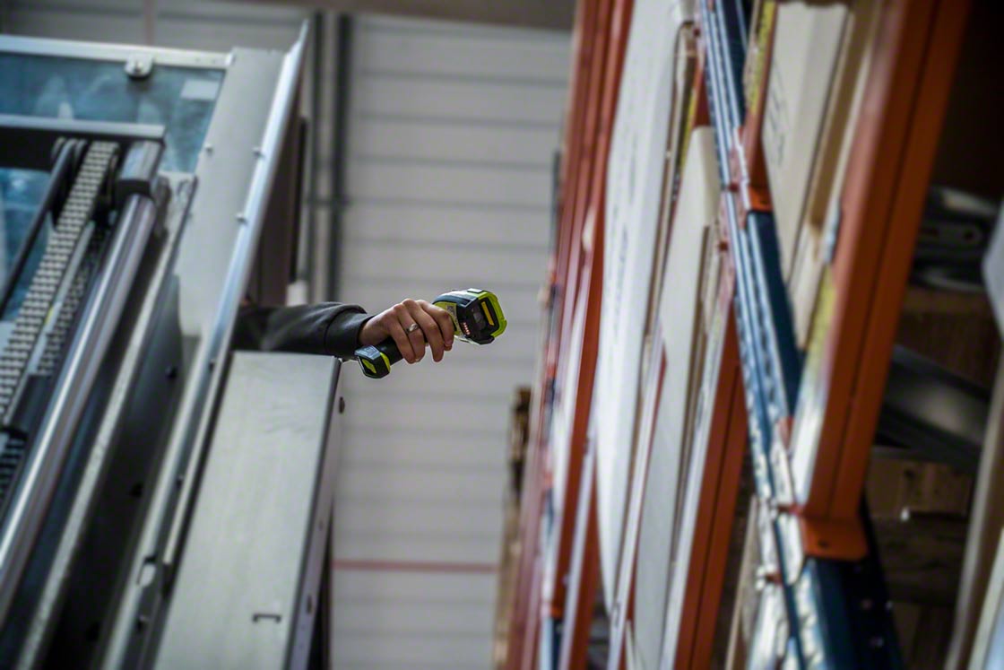 RF scanners speed up the warehouse - Mecalux.co.uk