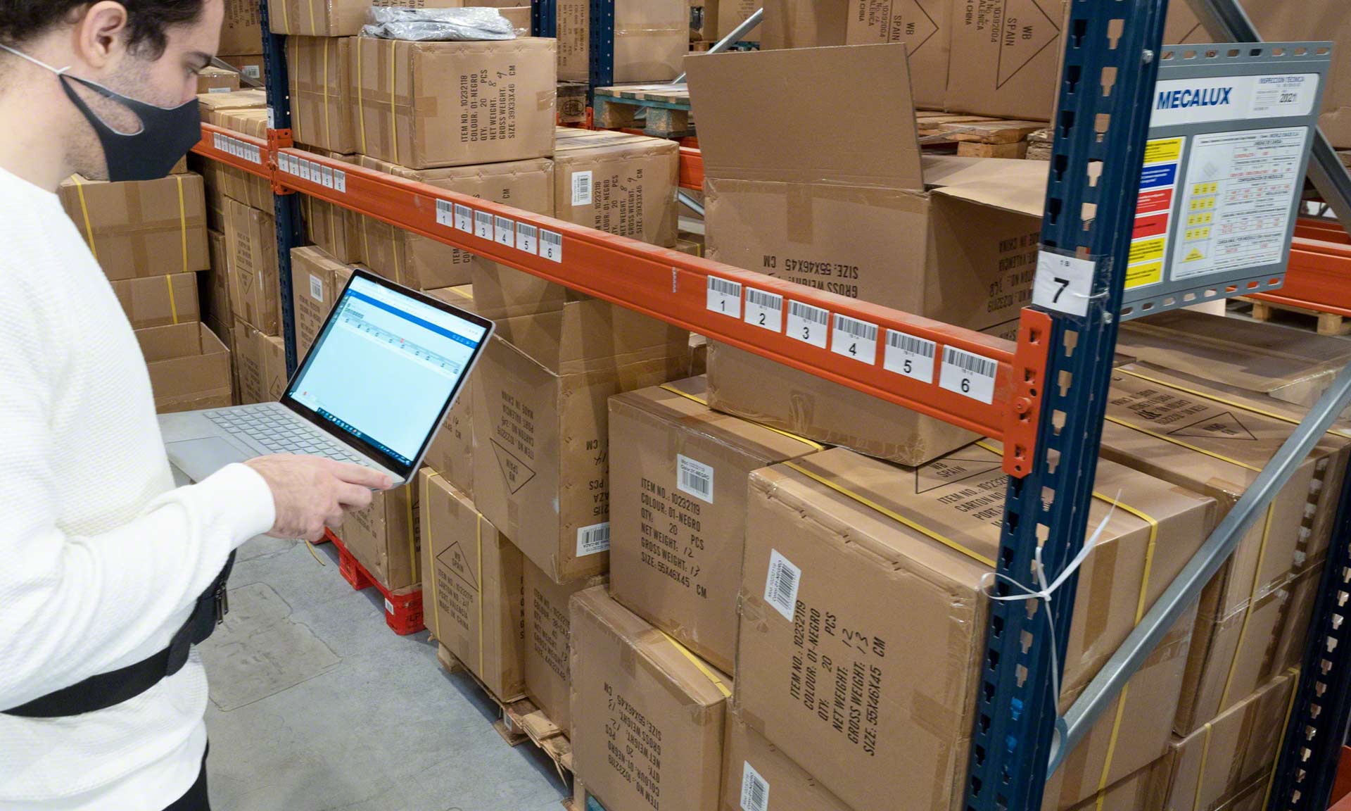 Stock control: key warehouse operation - Mecalux.co.uk