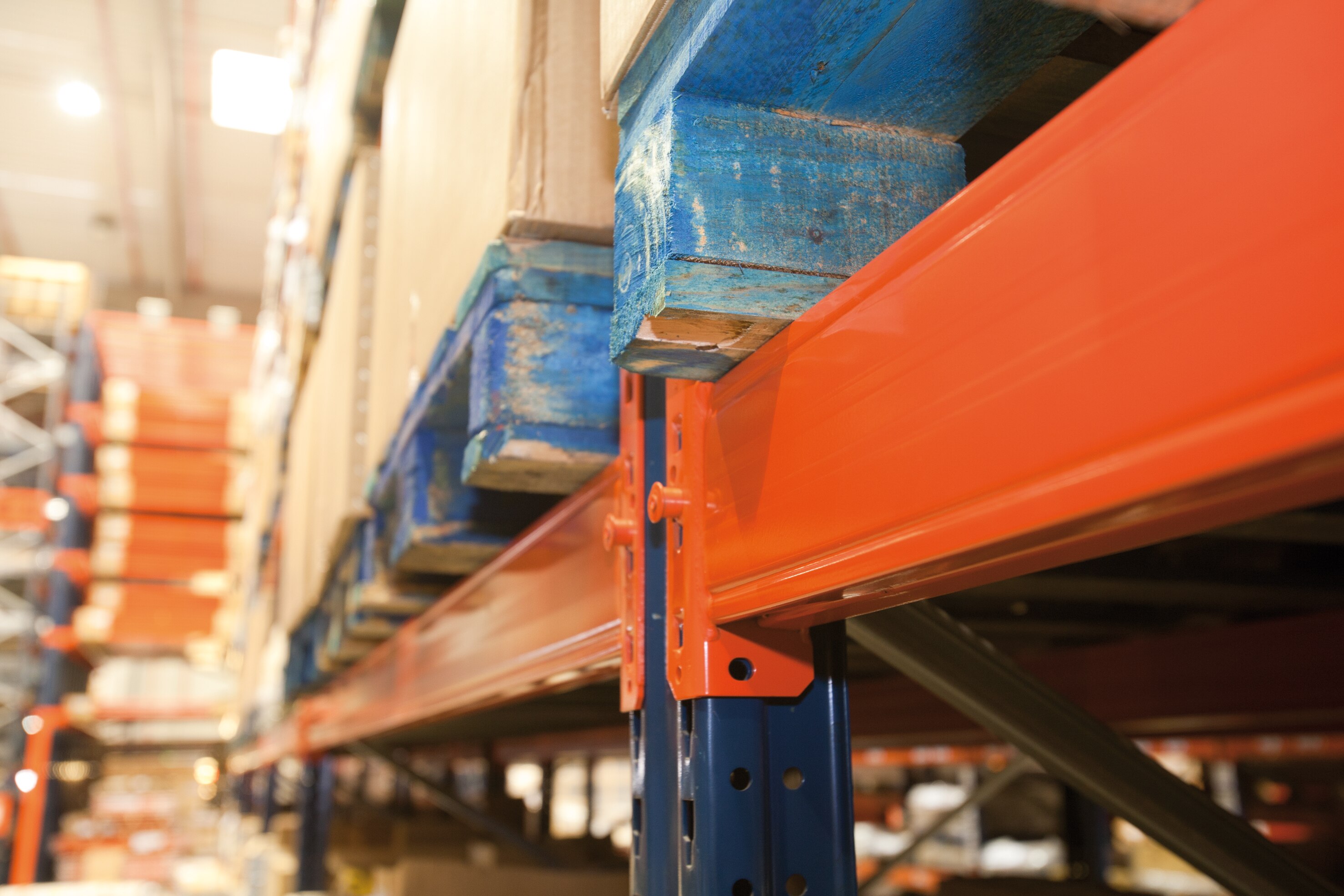 Mecalux brings an innovative safety locking mechanism - Mecalux.co.uk