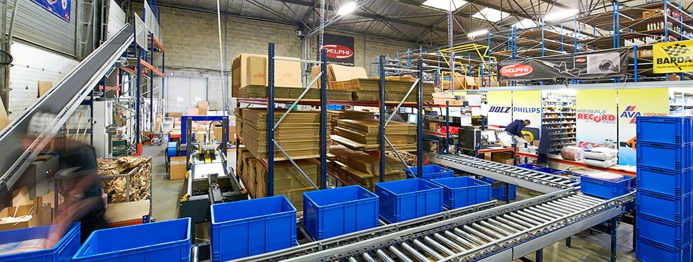 C.D.A.L. connects warehouse to dispatch area - Mecalux.co.uk