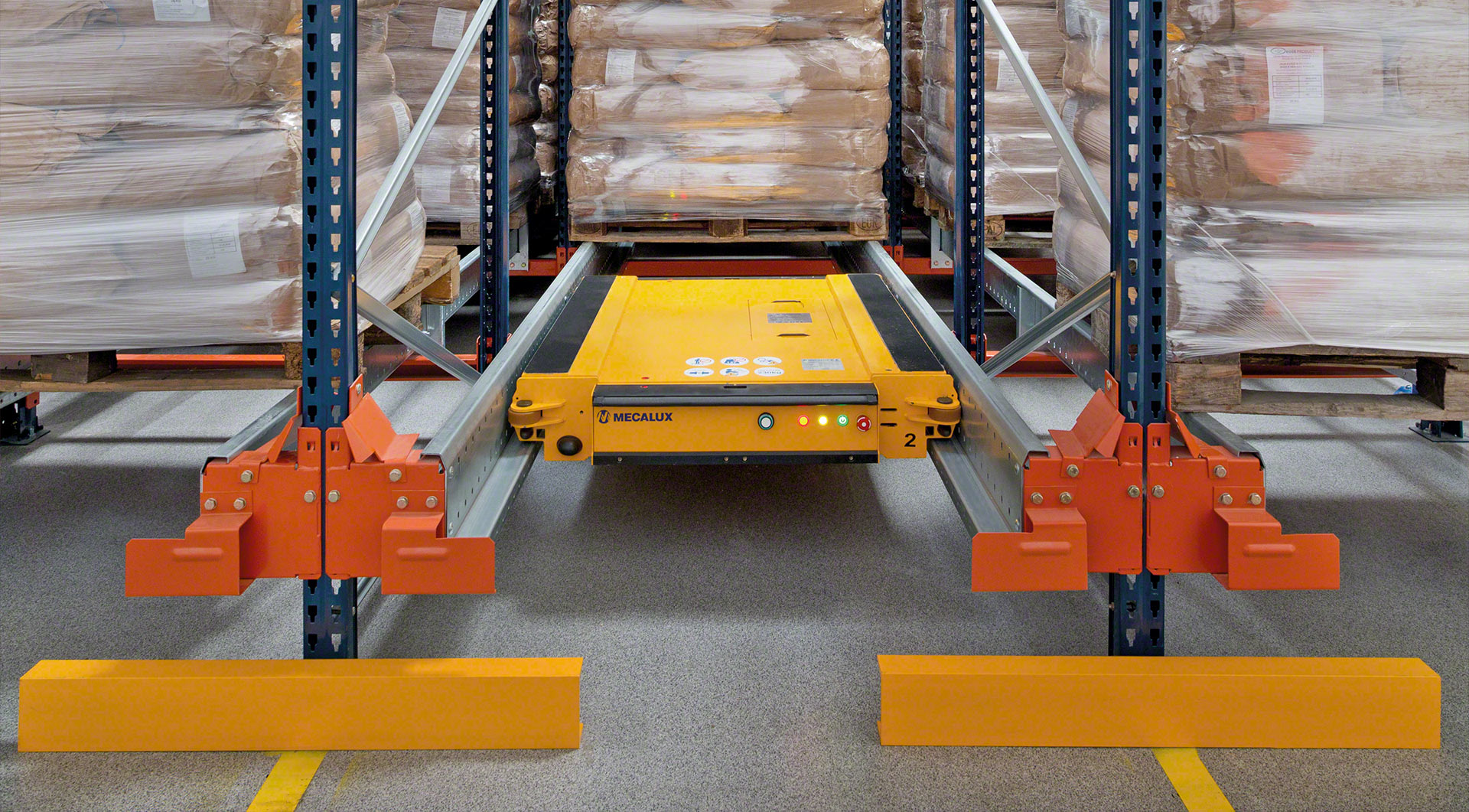 Pallet Shuttle - Mecalux.co.uk Pallet Shuttle - Mecalux.co.uk