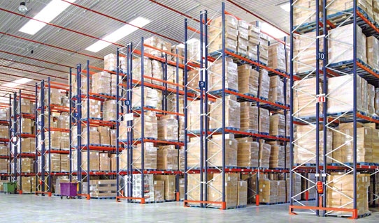 Conventional Pallet Racking | Wide Aisle Pallet Racking - Mecalux.co.uk