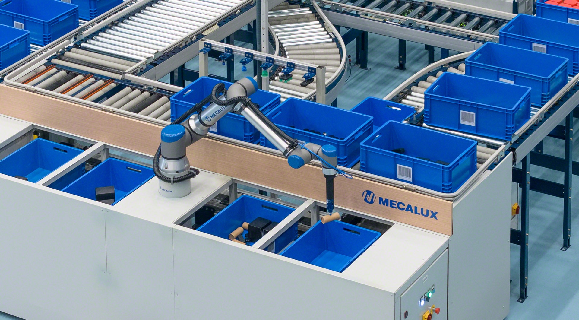 Picking Robot (automated piece picking) - Mecalux.co.uk