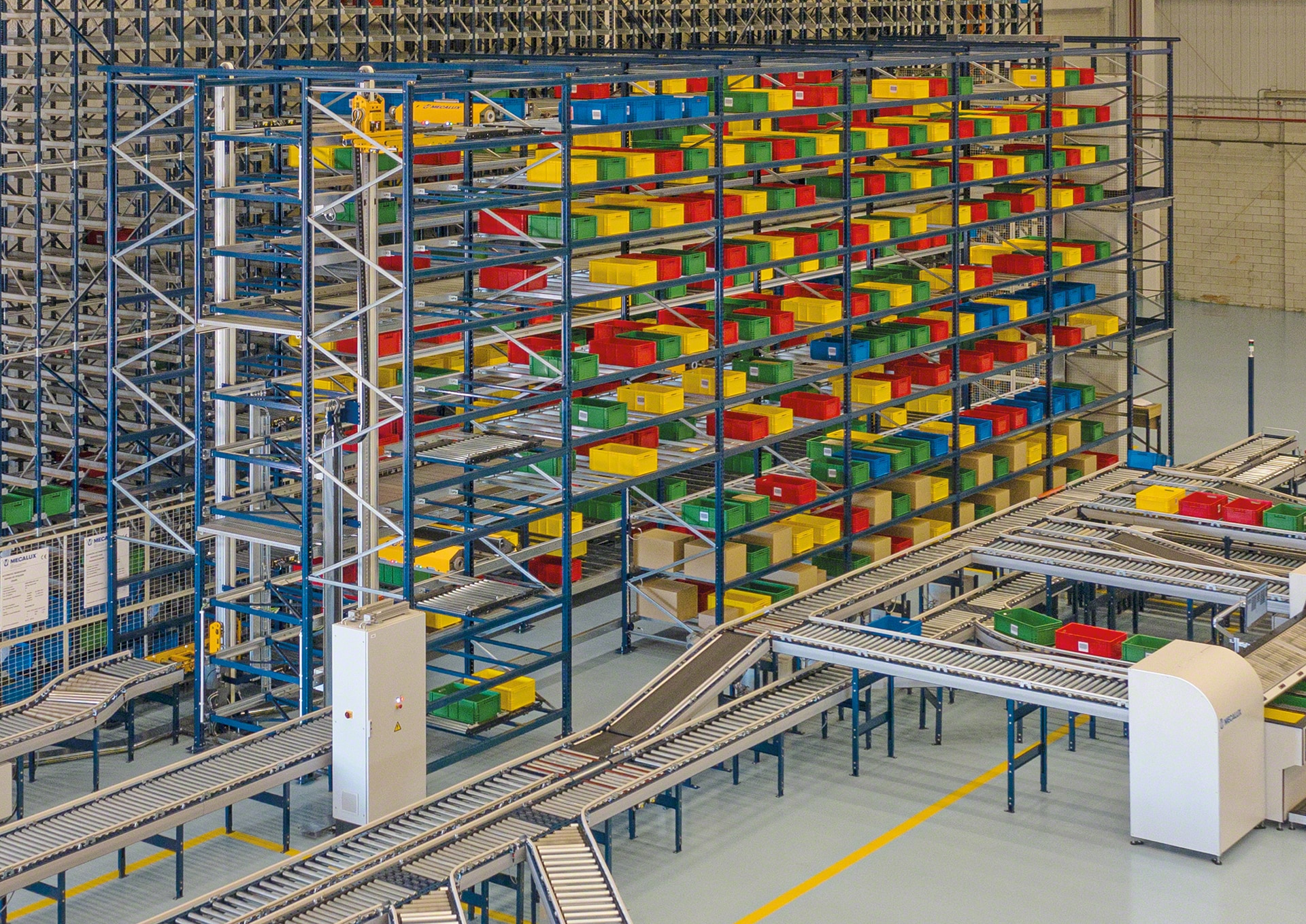 Shuttle System (storage solution for boxes) - Mecalux.co.uk