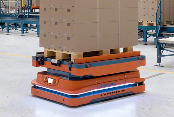 Autonomous Mobile Robots (AMRs) - Mecalux.co.uk Autonomous Mobile Robots (AMRs) - Mecalux.co.uk