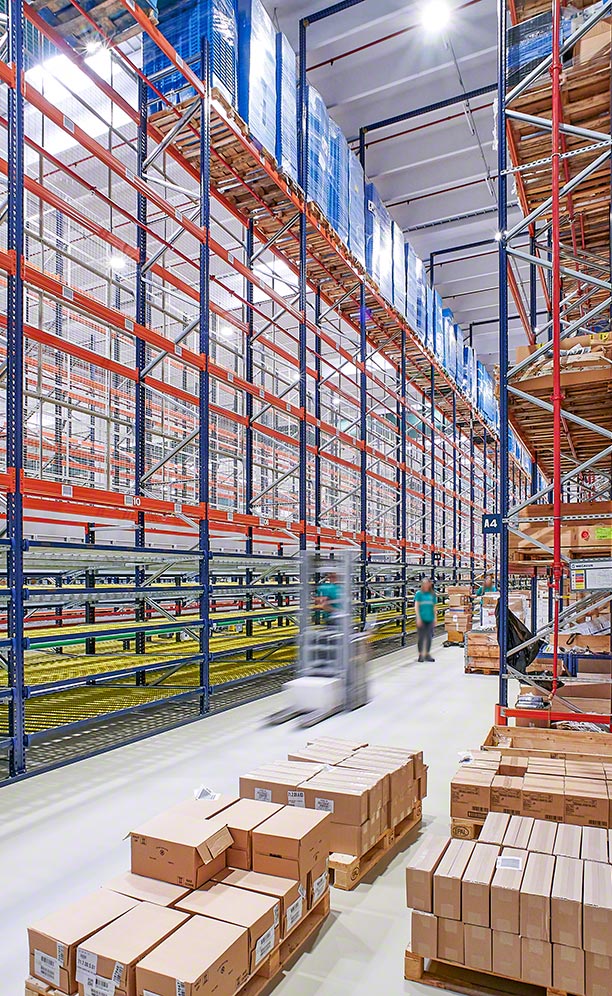 Admenta's omnichannel warehouse in Italy - Mecalux.co.uk
