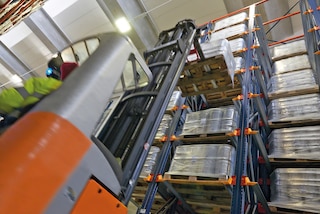 Drive-In Racking | Pallet Racking - Mecalux.co.uk